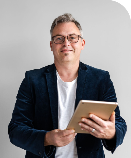 Stratsys - Streamlined compliance - from reporting to action